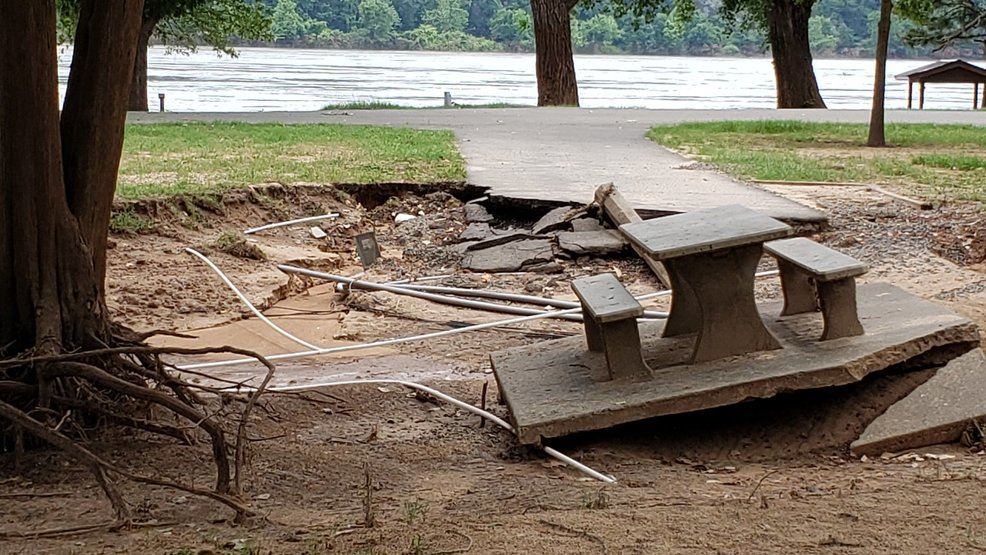 Riverfront parks closed to flood damage; officials urge people to stay ...