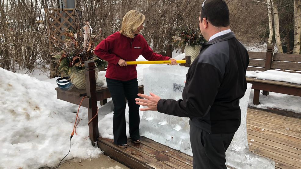 Patrick Powell and Michelle Melby destroy the FOX 11 ice desk | WLUK