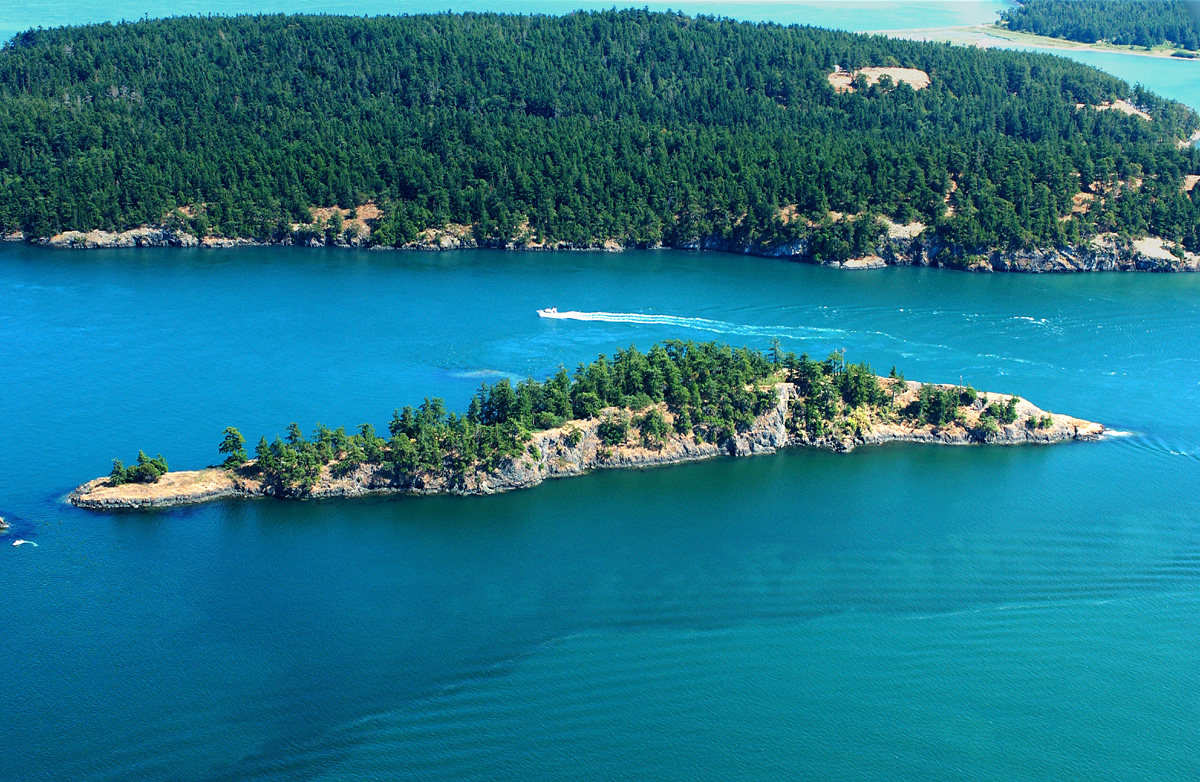Photos: $3.5 million private Ram Island for sale | Seattle Refined